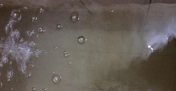Warga Surabaya Keluhkan Air PDAM Keruh dan Berwarna Coklat - LIPUTAN JATIM Warga Surabaya Keluhkan Air PDAM Keruh dan Berwarna Coklat - LIPUTAN JATIM